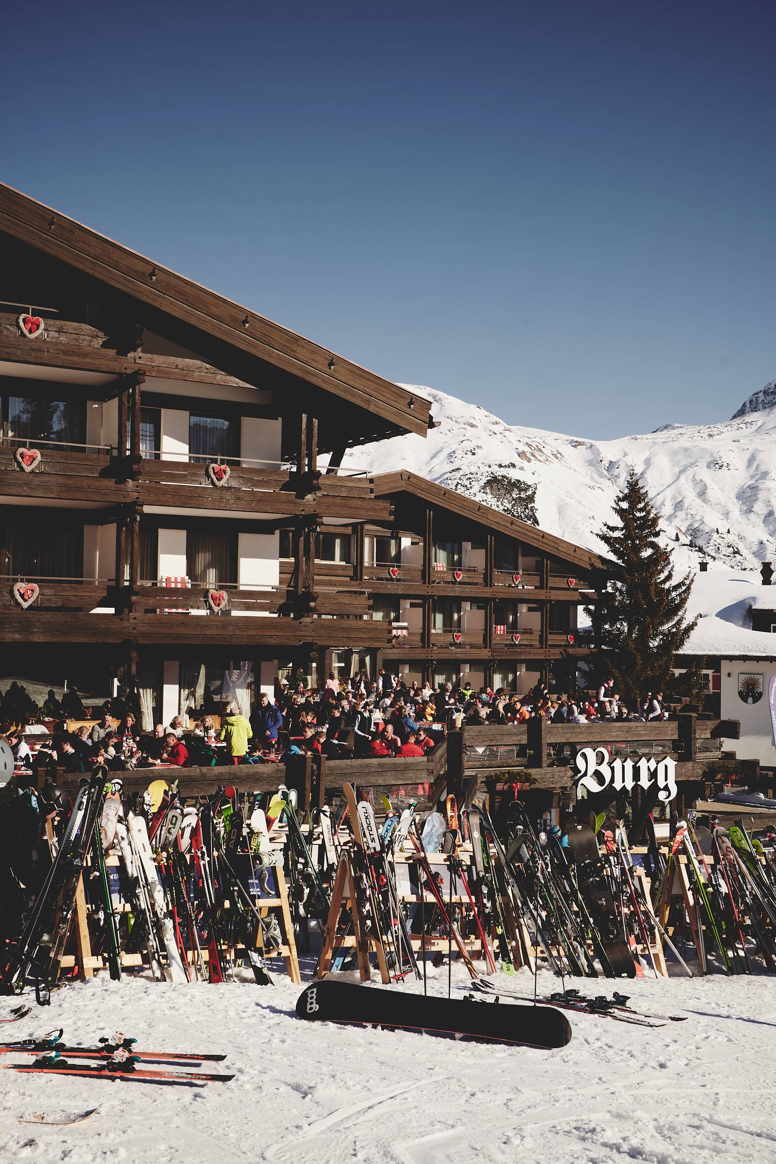 Fasten your skis & snowboard! - Burghotel Oberlech