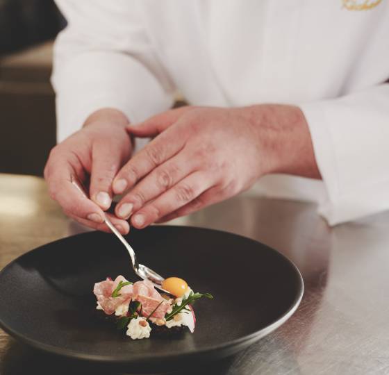 5 QUESTIONS FOR CHEF SEBASTIAN DAECHE - Burghotel Oberlech